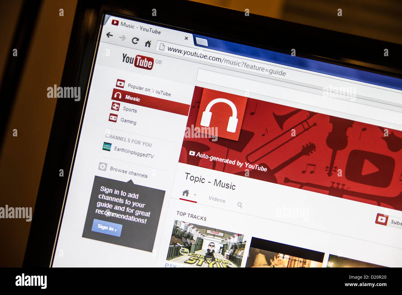 Youtube music computer hi-res stock photography and images - Alamy