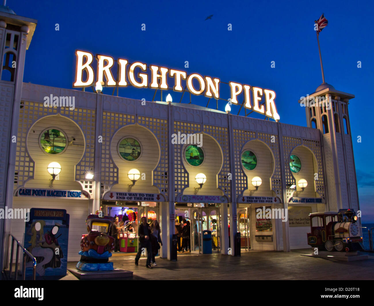 Brighton electric bus hi-res stock photography and images - Alamy
