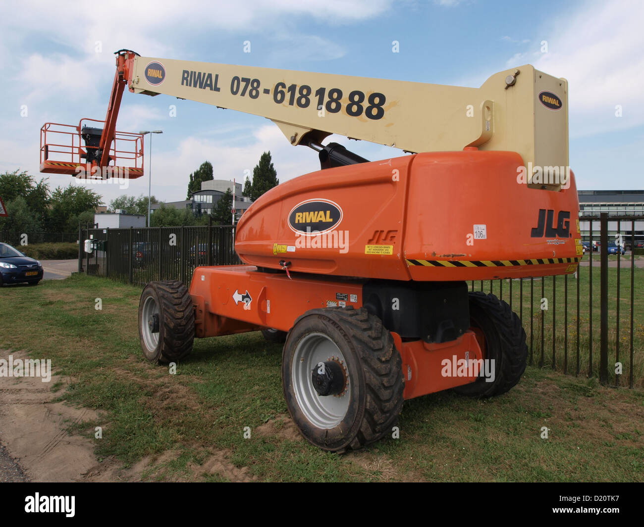 The JLG 1200SJP is a telescopic boom lift used for high-reach ...