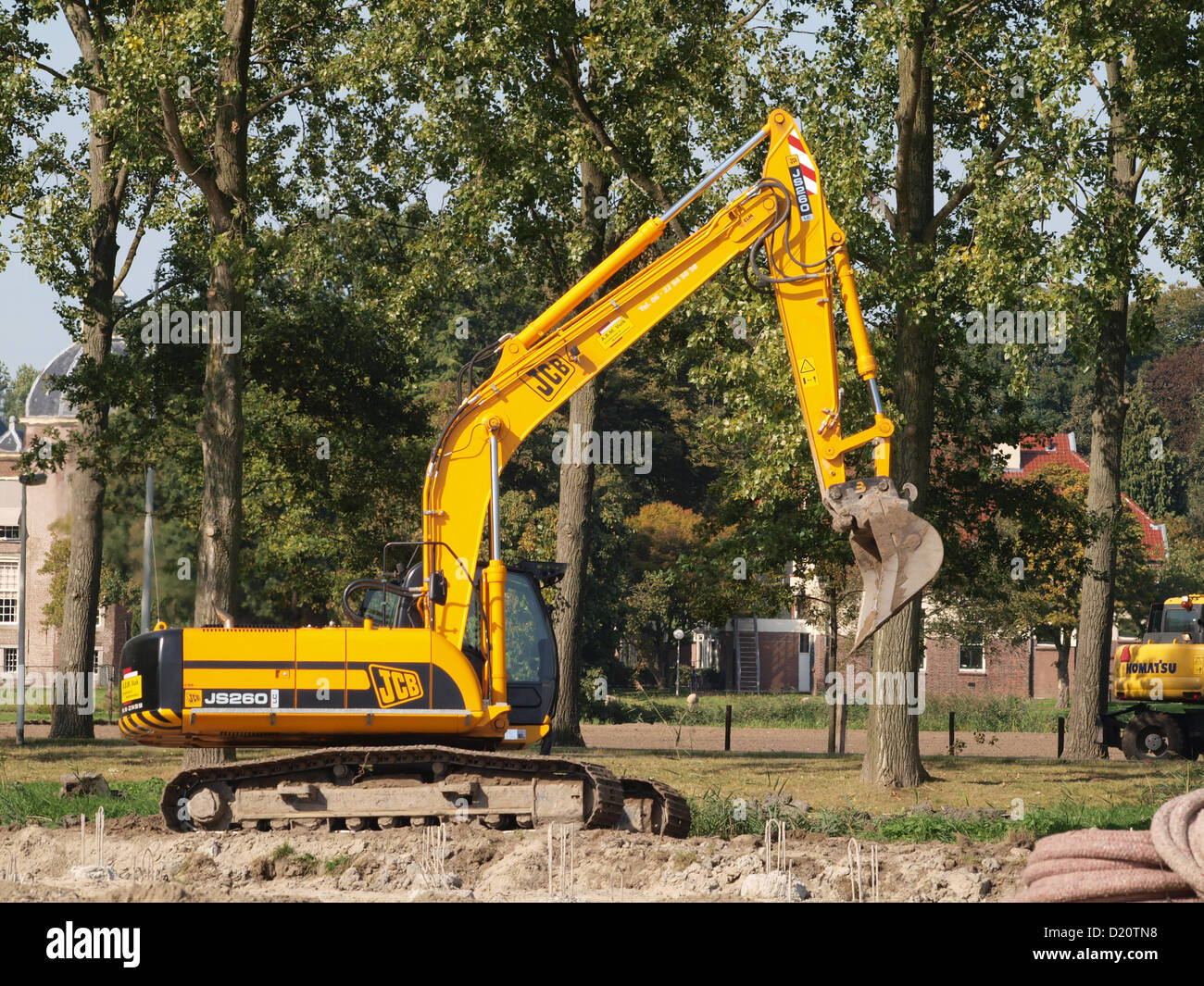 The JCB JS260 is a tracked hydraulic excavator designed for heavy ...