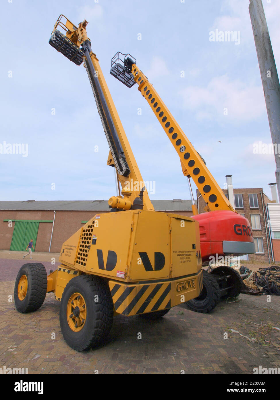 The Grove aerial platform is a versatile and powerful lift used in ...