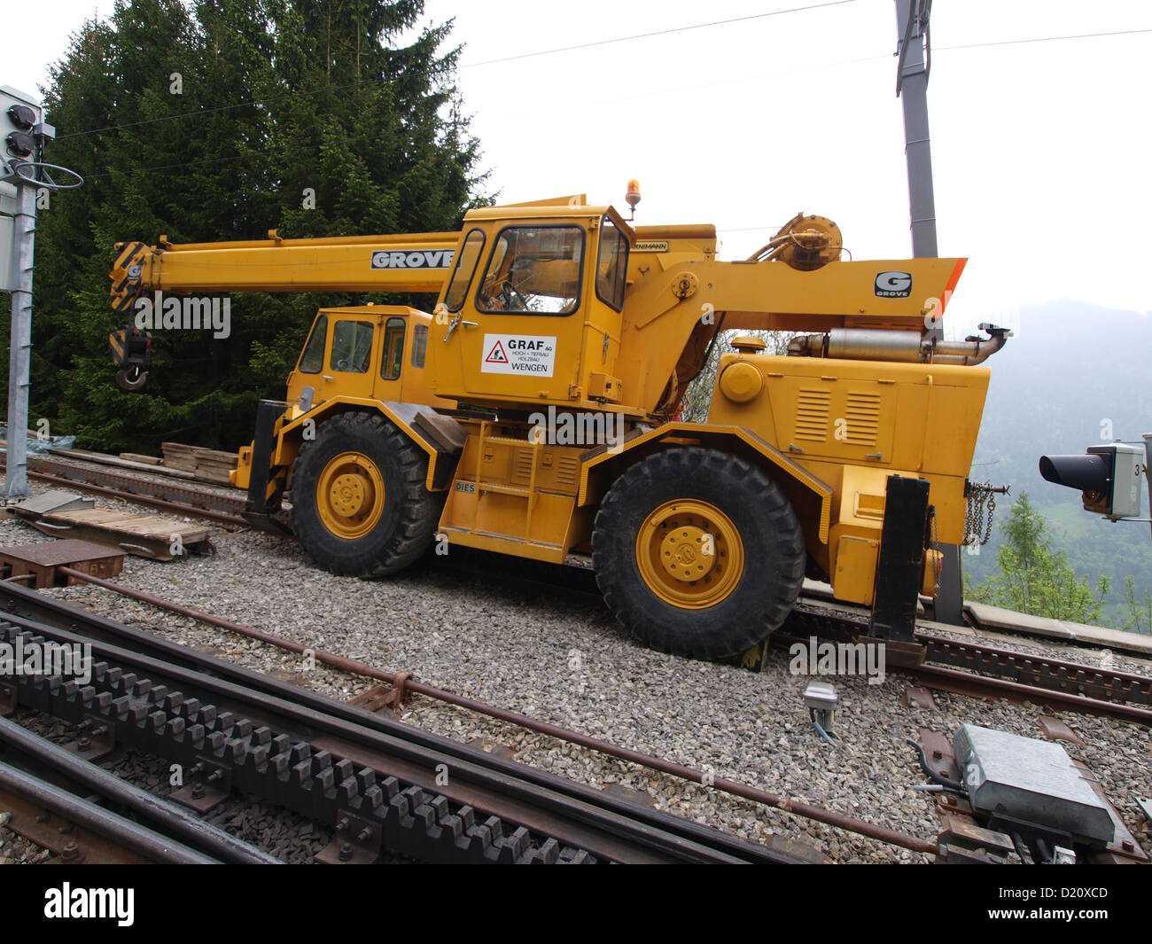 Grove crane hi-res stock photography and images - Alamy