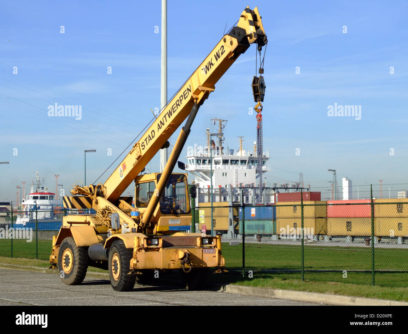 Mobile Crane High Resolution Stock Photography and Images - Alamy