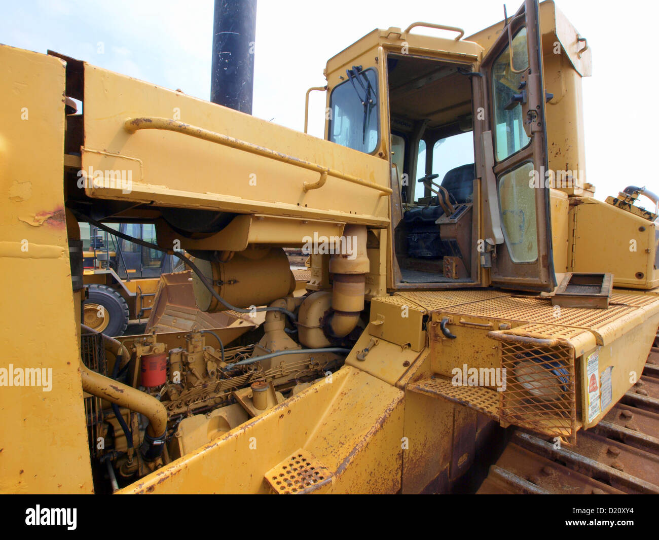 A Giant Caterpillar bulldozer, a large, heavy-duty construction vehicle ...