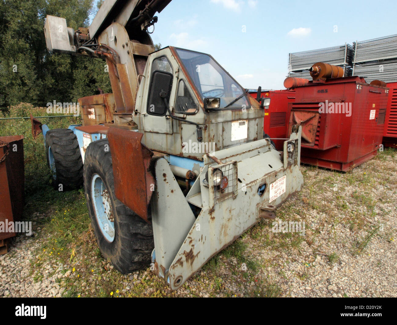 The Galion crane is a heavy-duty industrial machine used for lifting ...