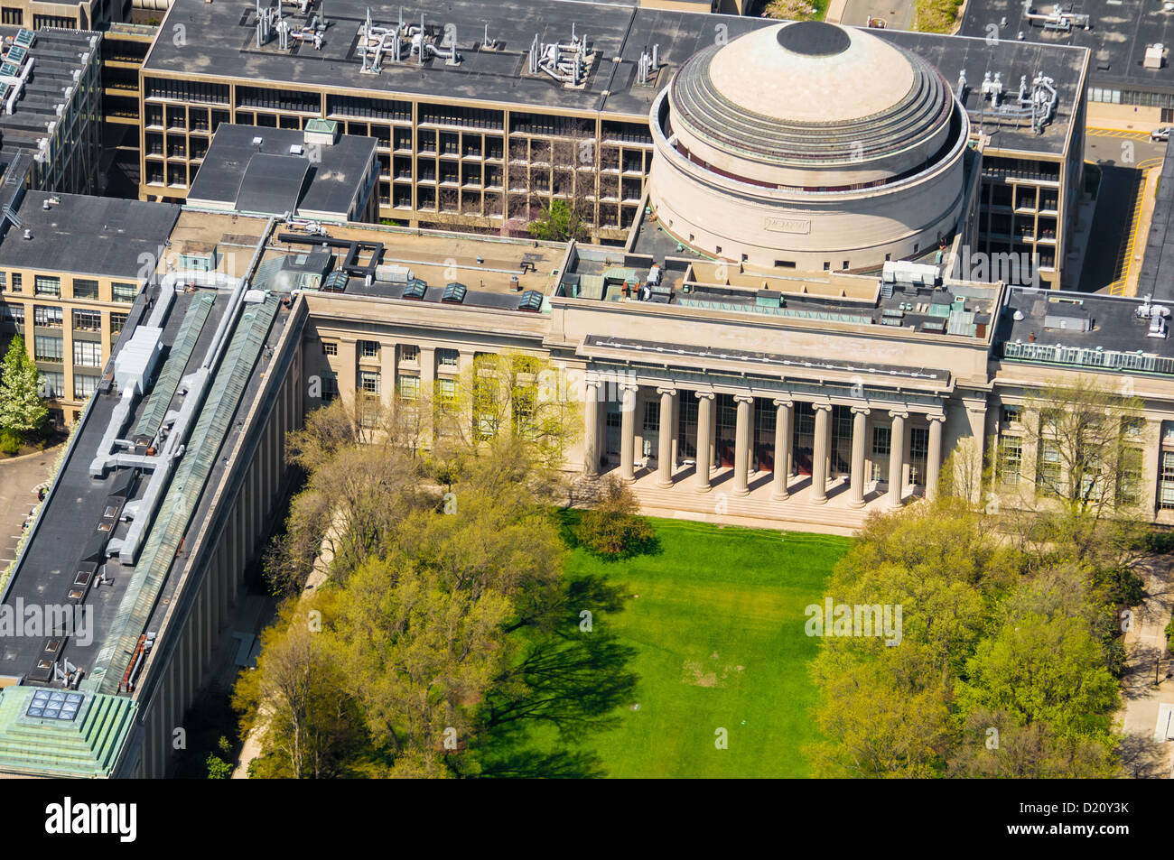 Aerial view of the Massachusetts Institute of Technology's Main Campus ...