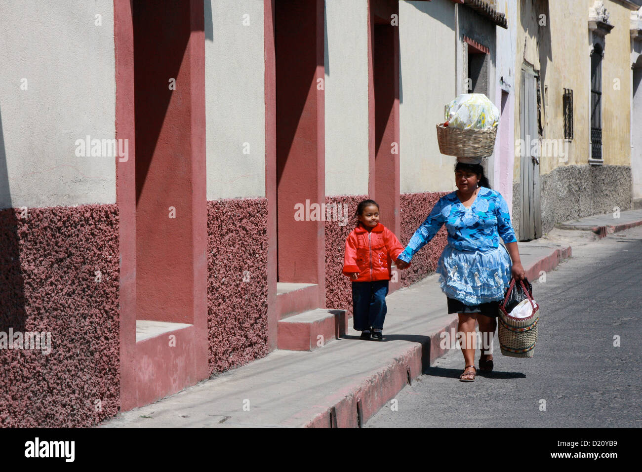 Carrying things on your head hi-res stock photography and images - Alamy