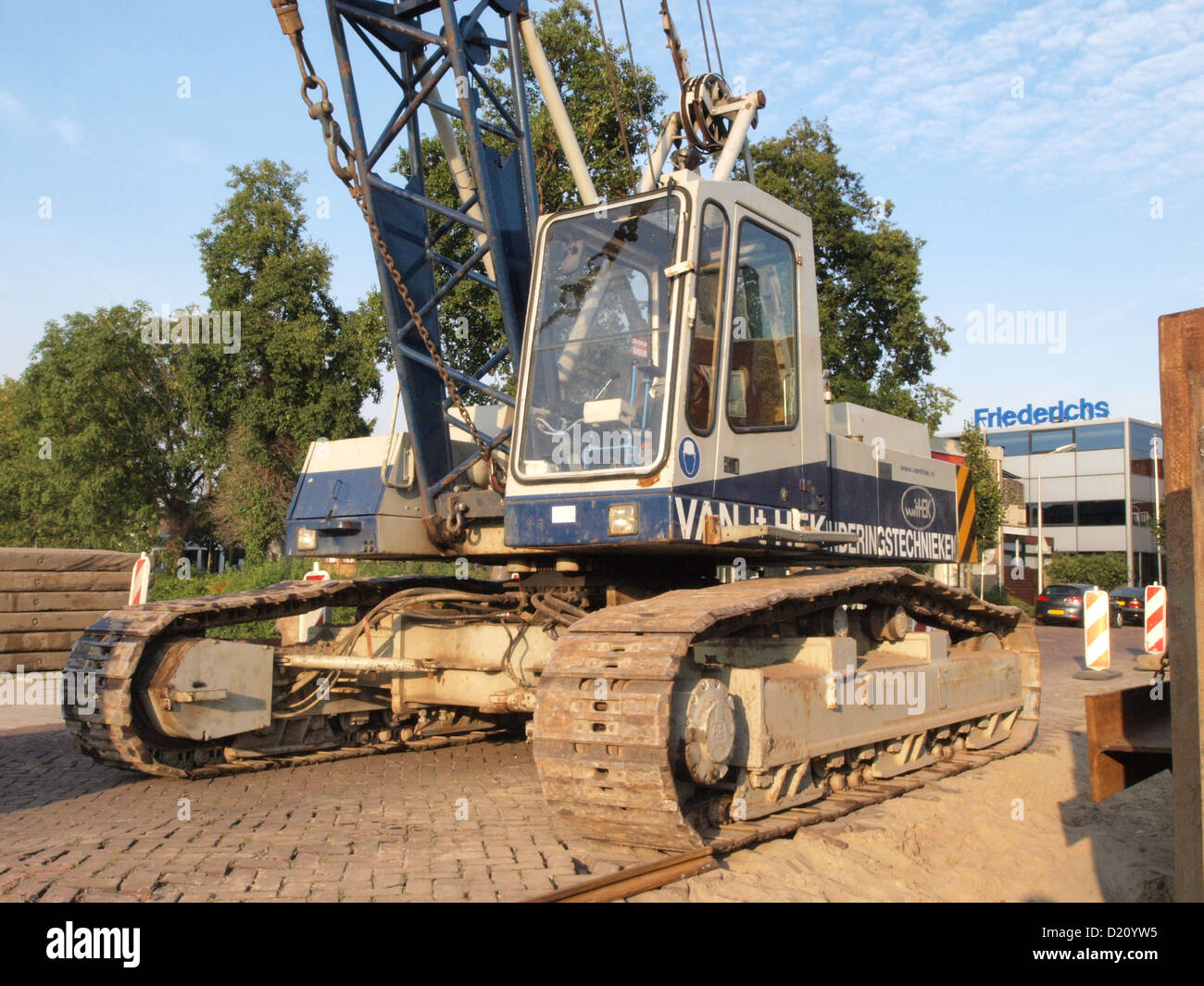 The Fuchs 125 tracked crane is a versatile heavy-duty machine used for ...