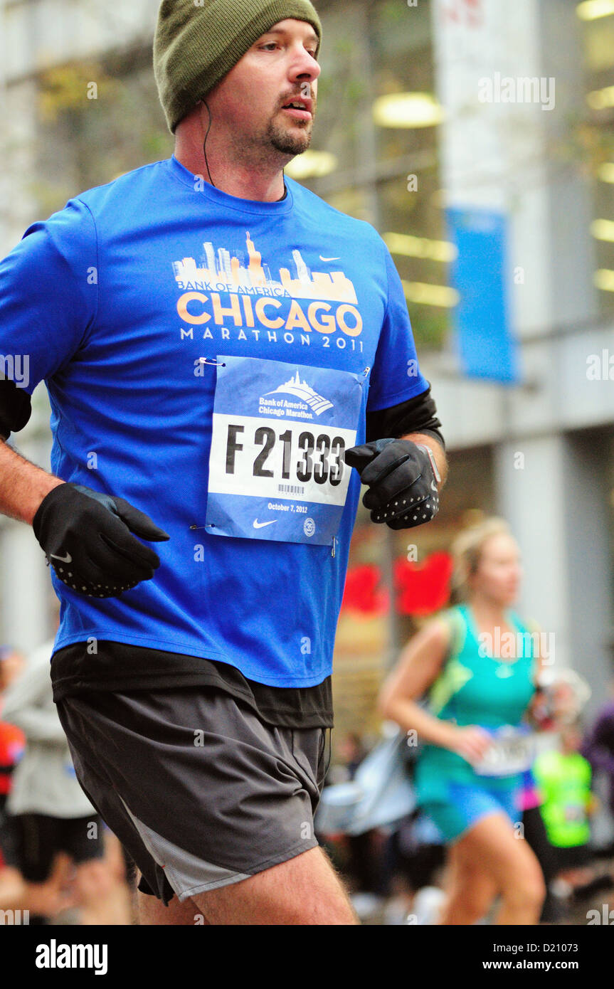 USA Illinois Chicago 2012 35th Chicago Marathon runners down State ...