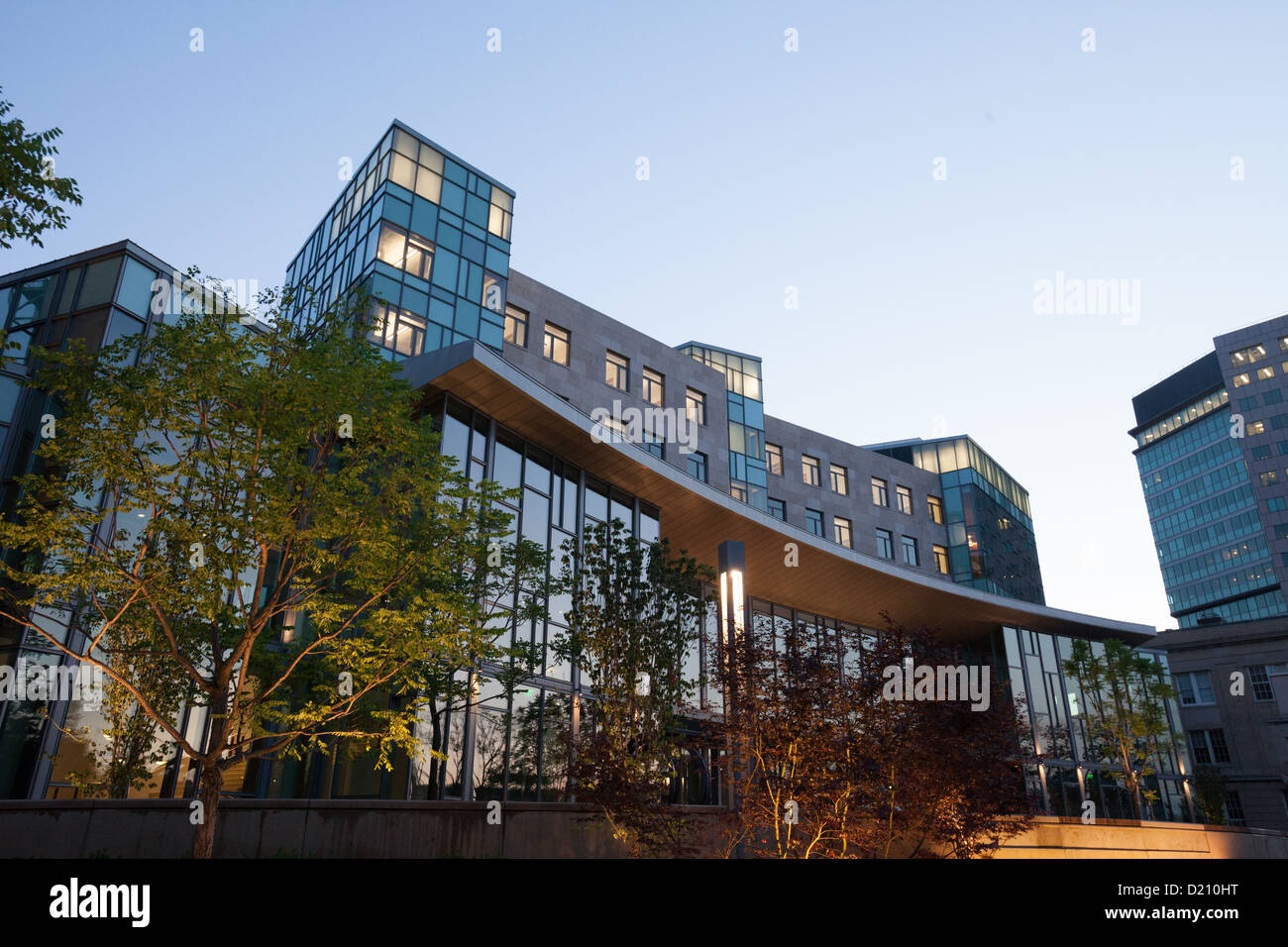 The Tang Center for Management Education (Building E51) at the ...