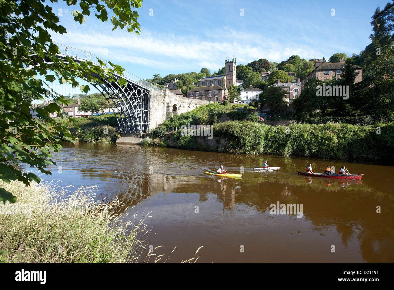 The Iron Bridge at Coalbrookdale above the river Severn, Ironbridge ...