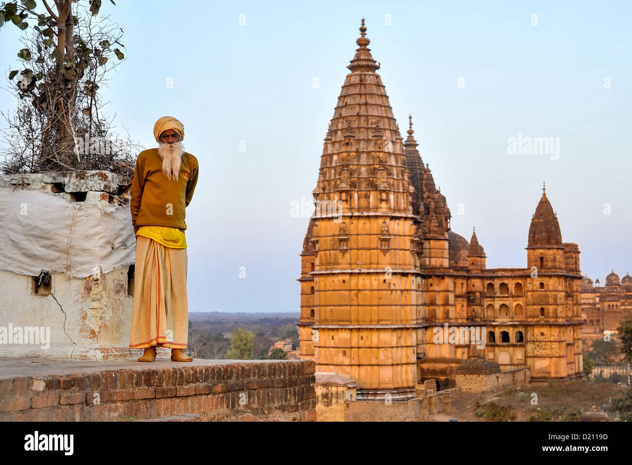 Lungi priest hi-res stock photography and images - Alamy