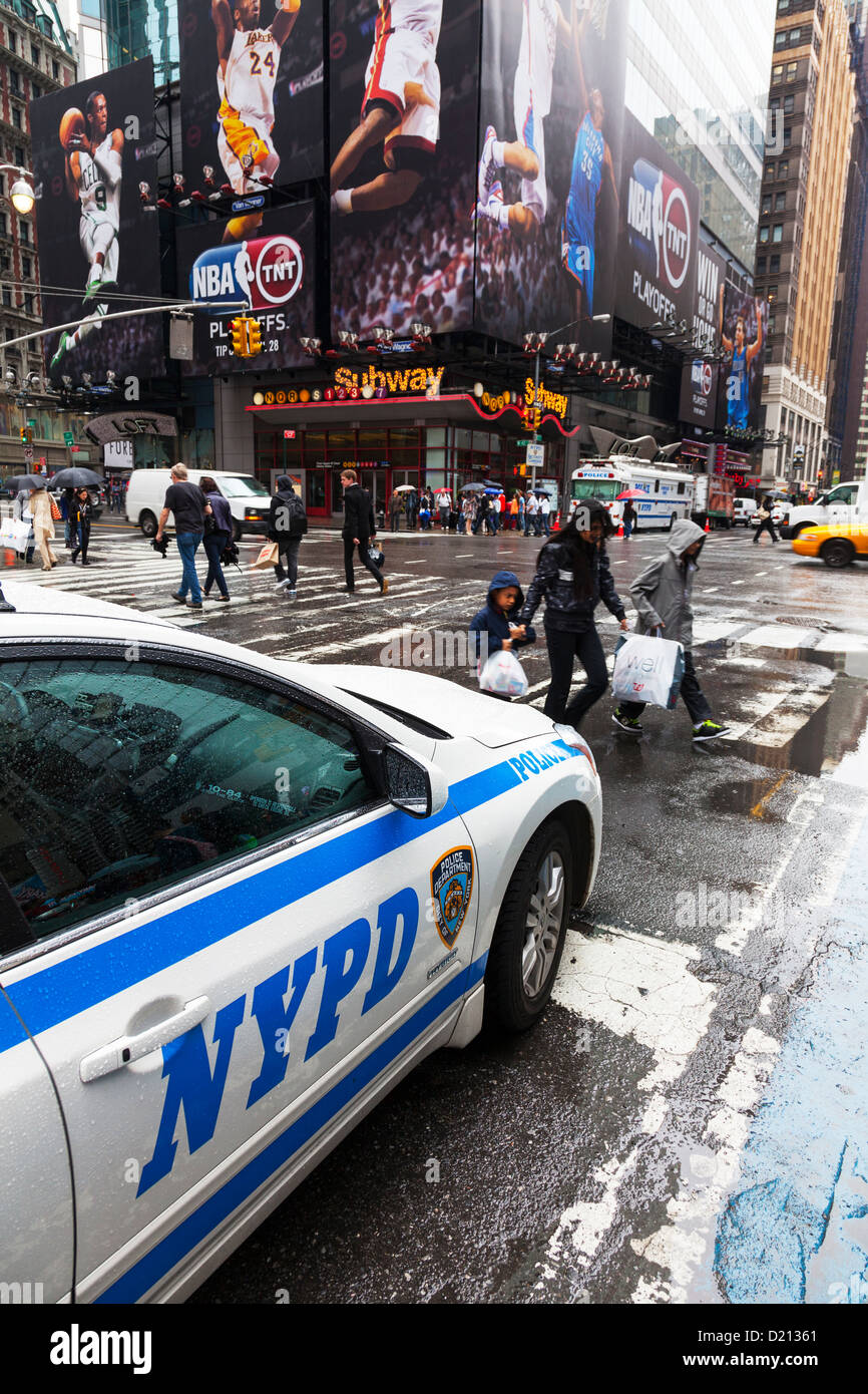 Nypd police car hi-res stock photography and images - Alamy