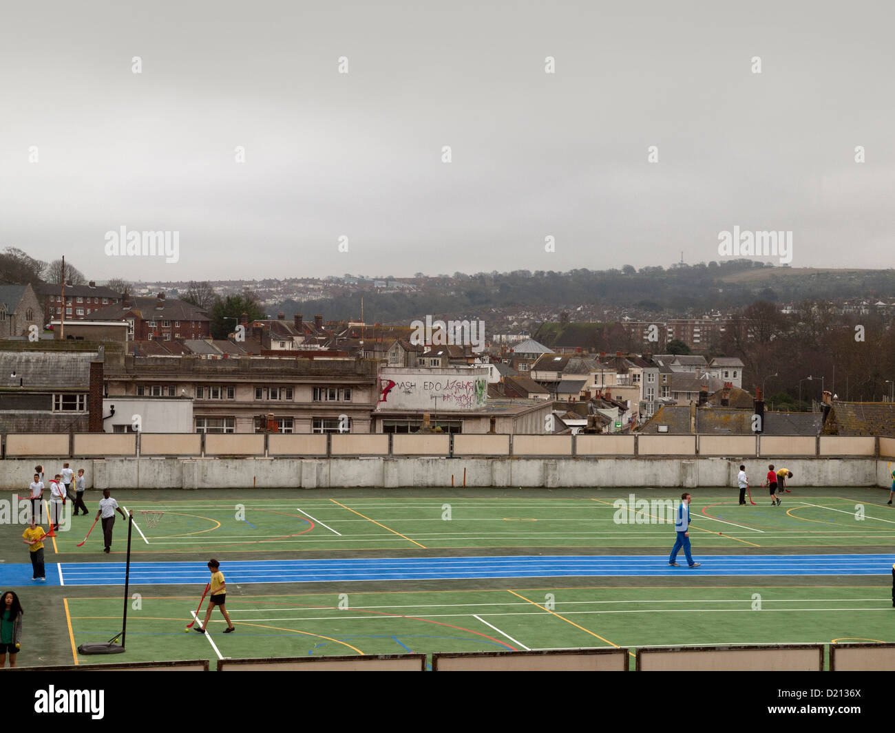 Inner city playground hi-res stock photography and images - Alamy