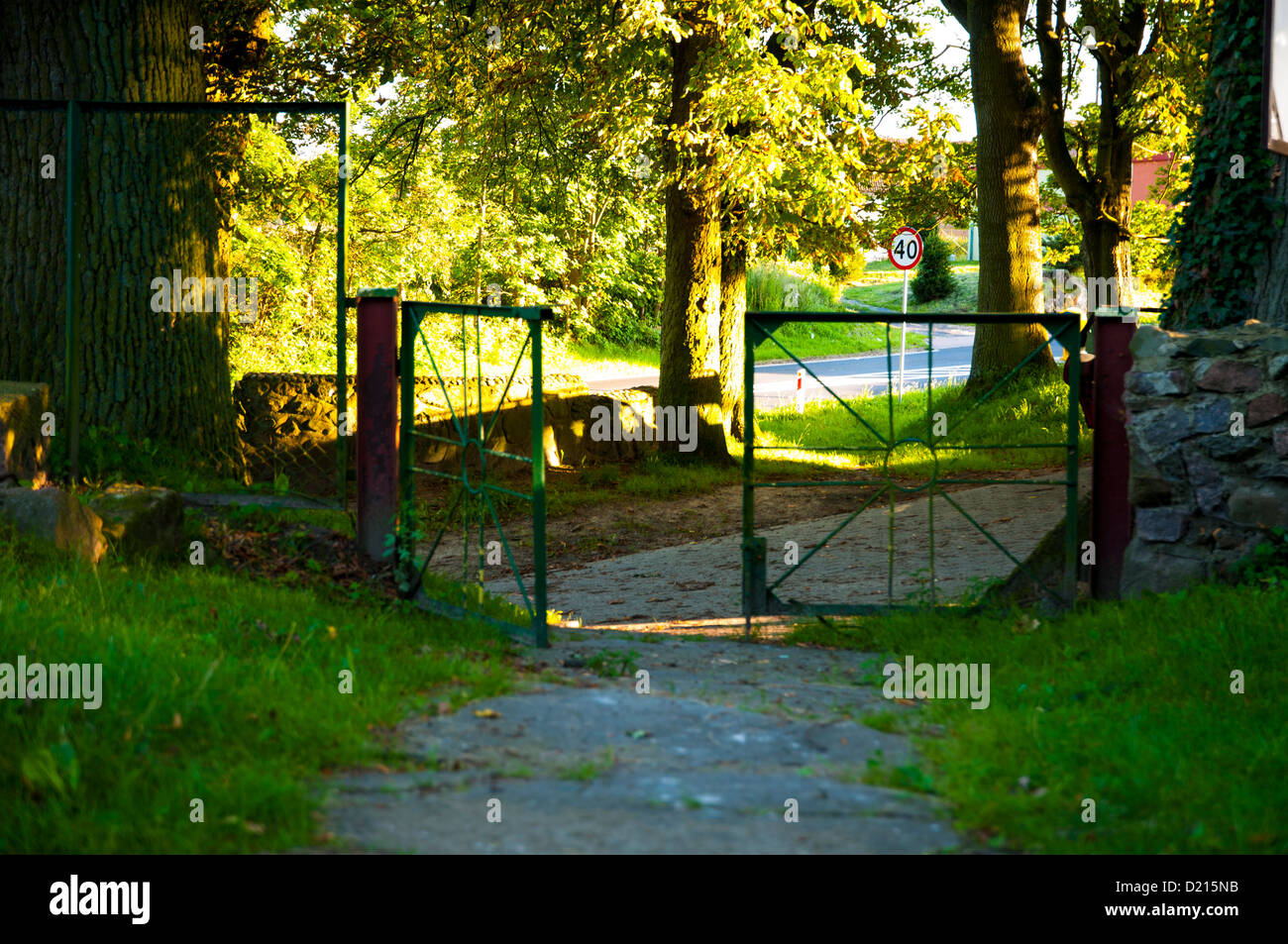 Open frame steel structure hi-res stock photography and images - Alamy