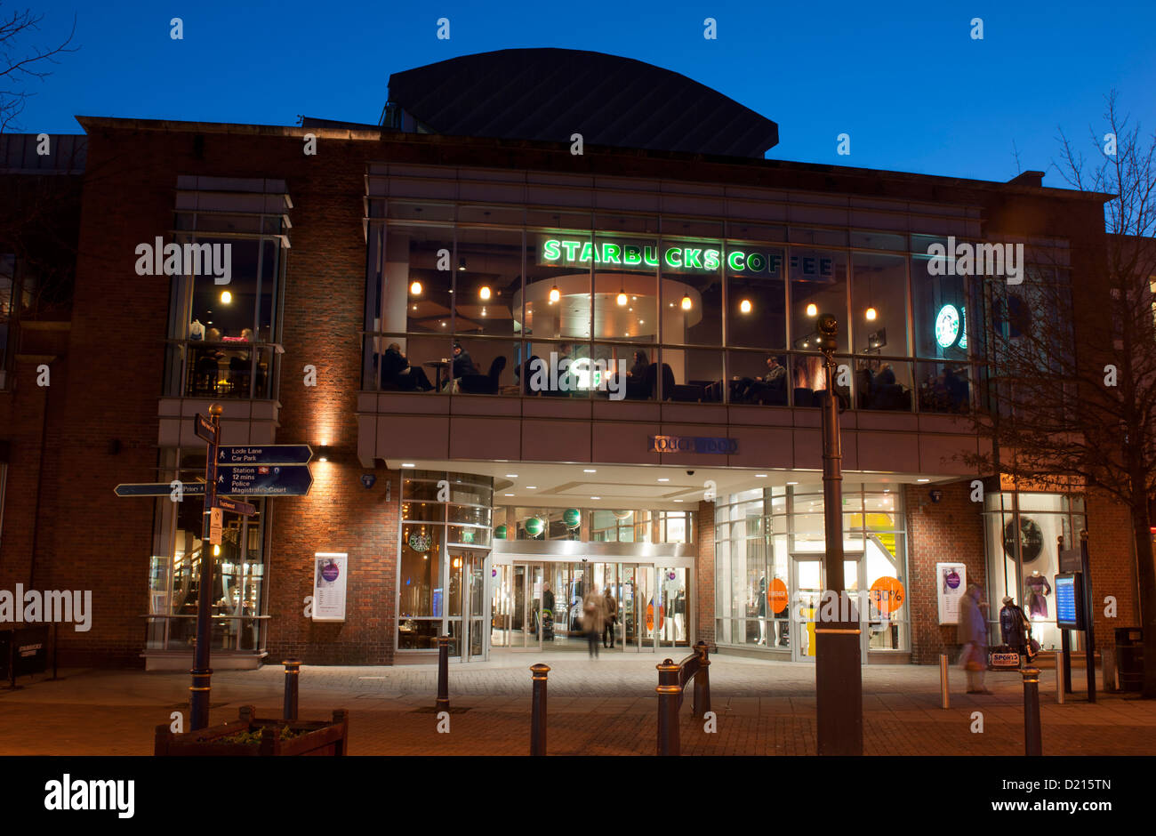 Solihull touchwood shopping centre hi-res stock photography and images ...