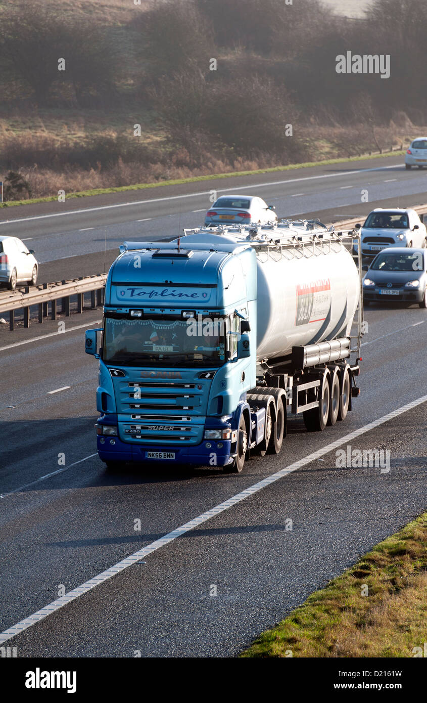 Tanker lorry truck on motorway hi-res stock photography and images - Alamy