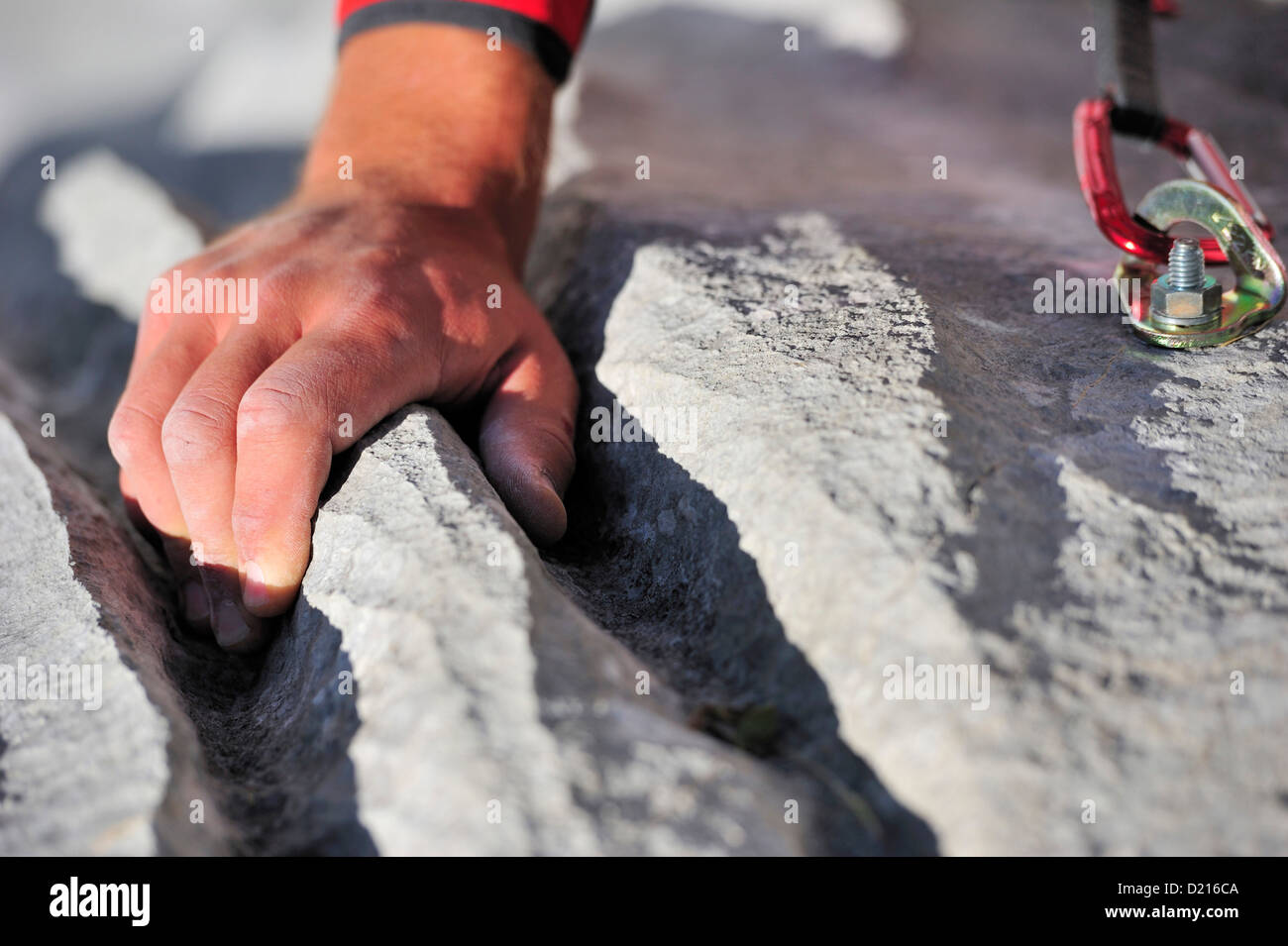 Rock crack hand hi-res stock photography and images - Alamy