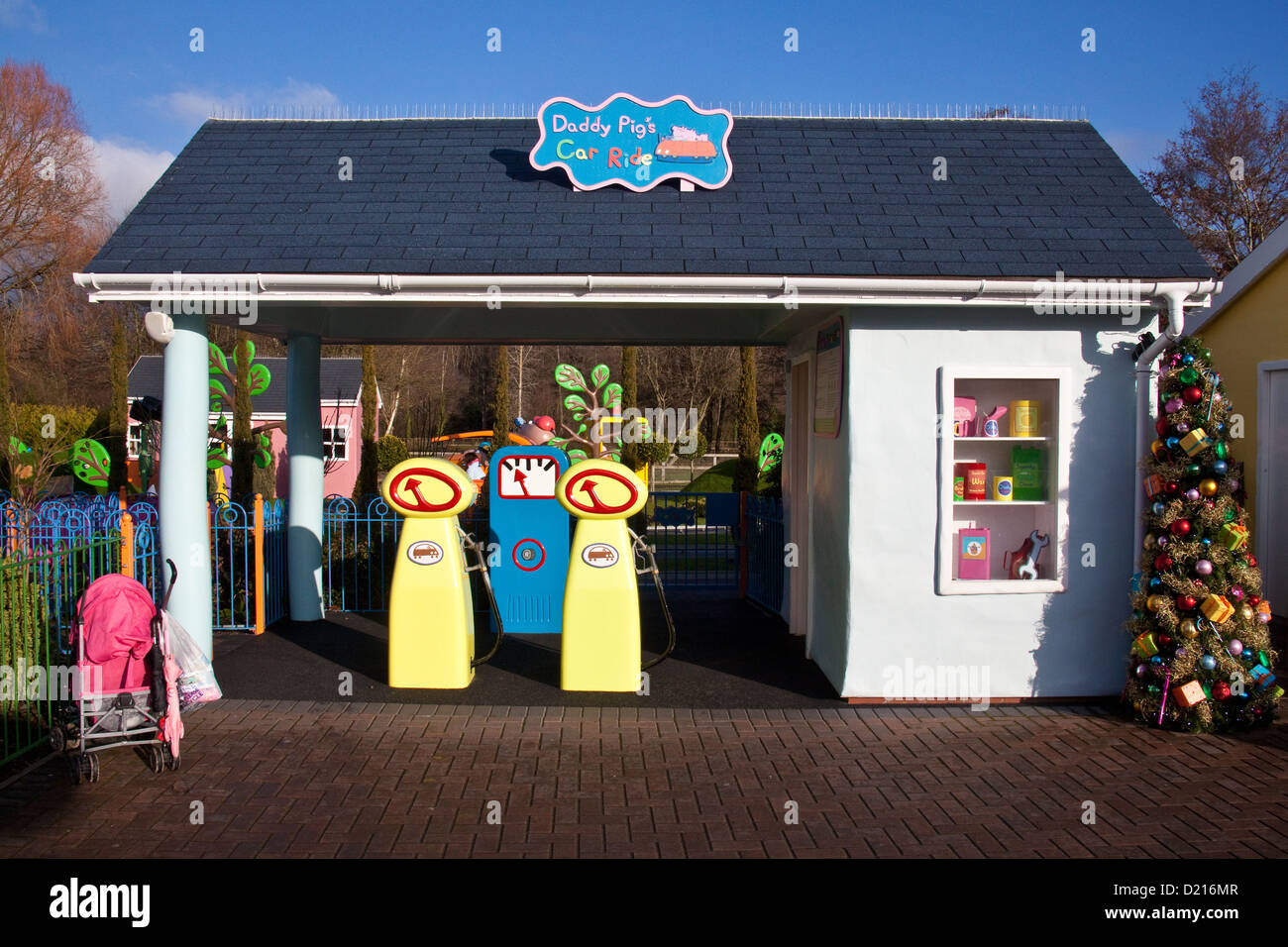 Daddy Pig's Car Ride, Peppa Pig world, Paultons Park, Southampton ...