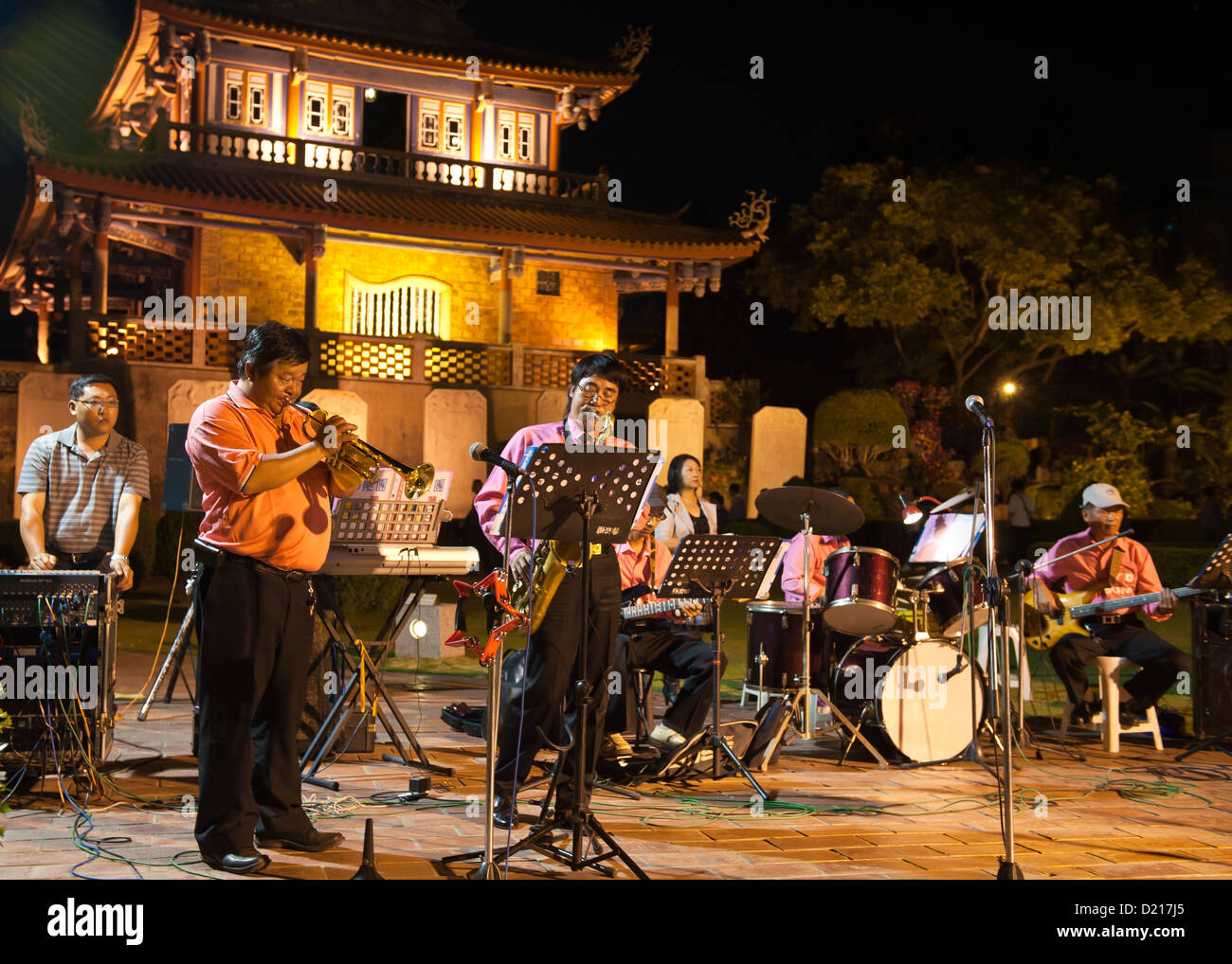 Traditional folk band, Tainan Stock Photo - Alamy