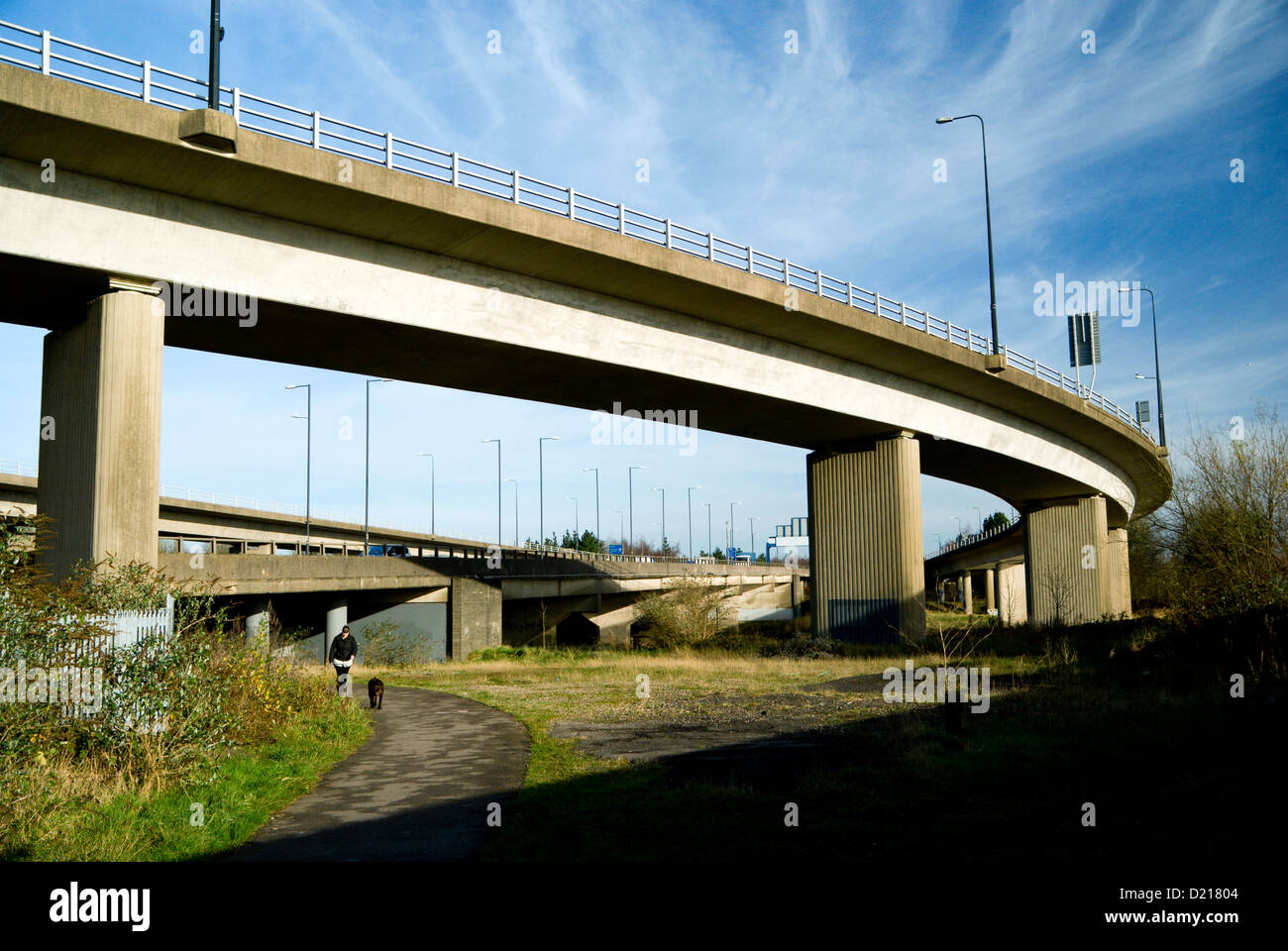 M4 motorway bridge from sustrans route 8 cycle path newport ...