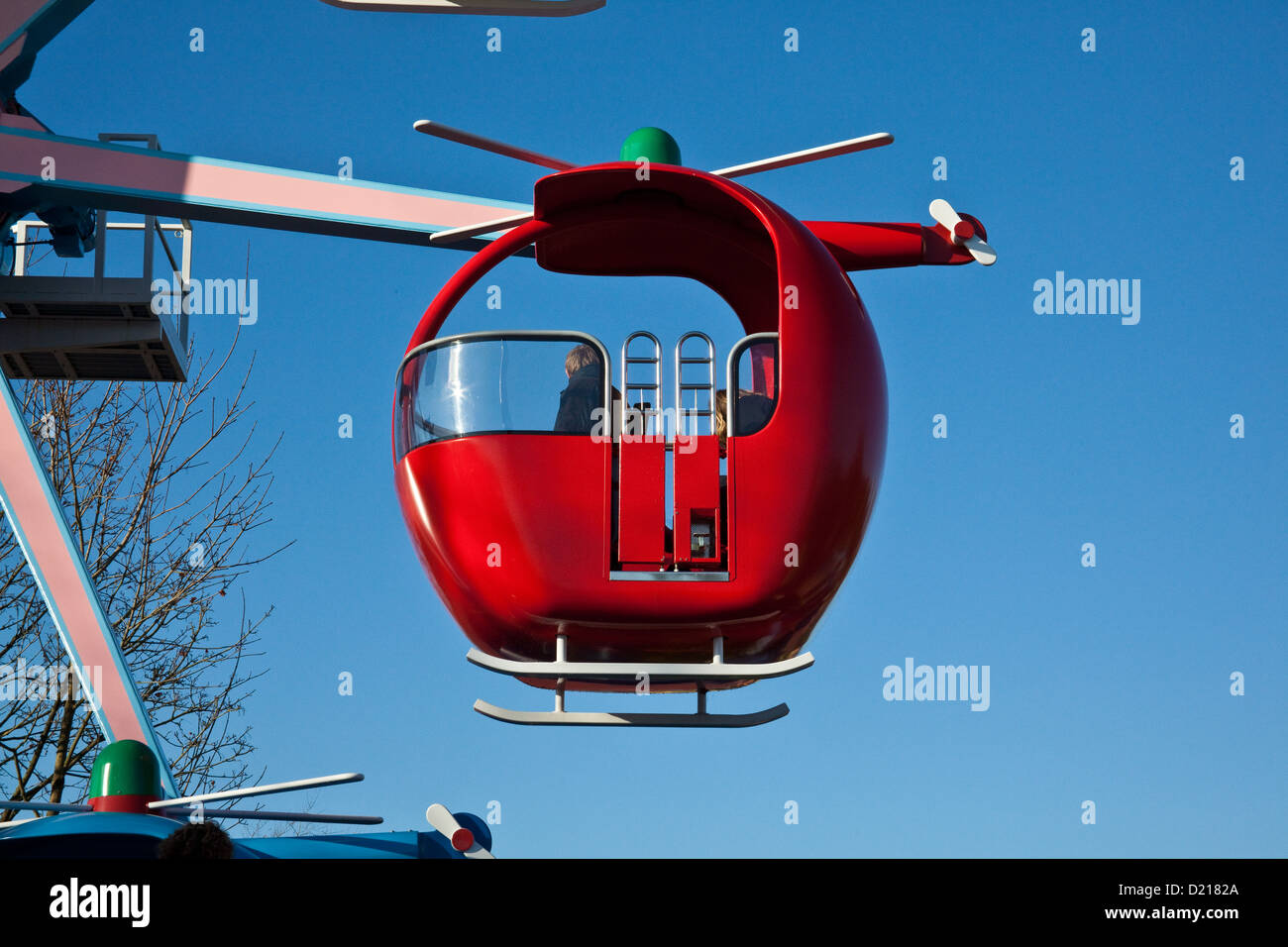 Miss Rabbit’s Helicopter Flight ride Peppa Pig world, Paultons Park ...
