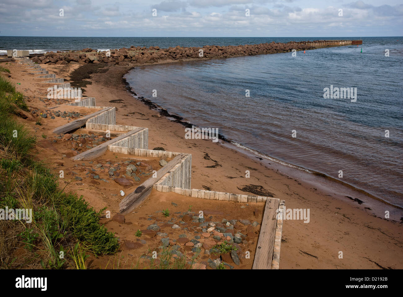 Wooden sea defences hi-res stock photography and images - Alamy