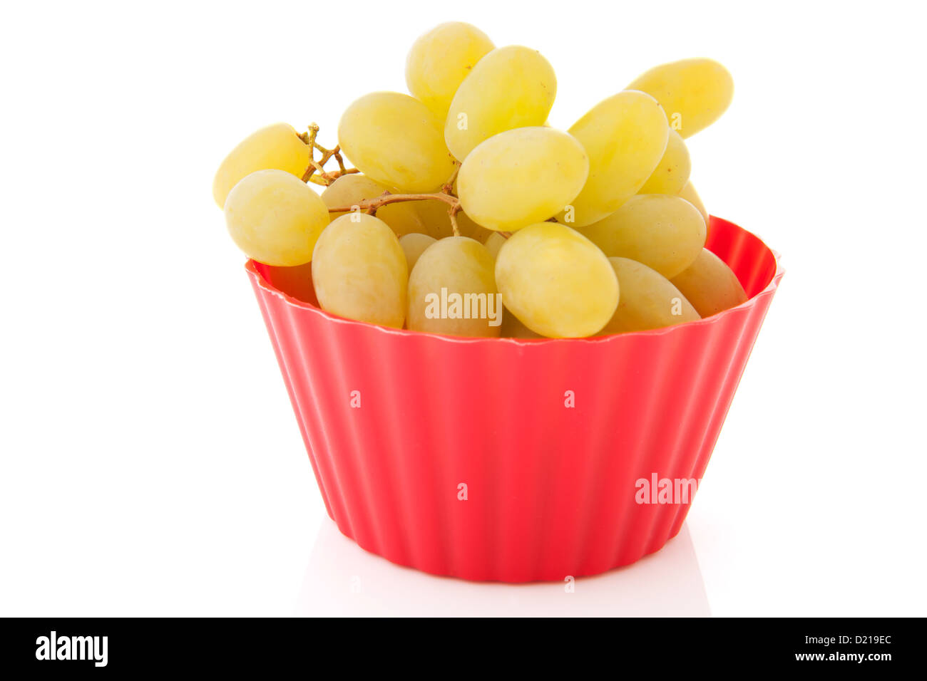 Red cup with fresh white grapes Stock Photo - Alamy