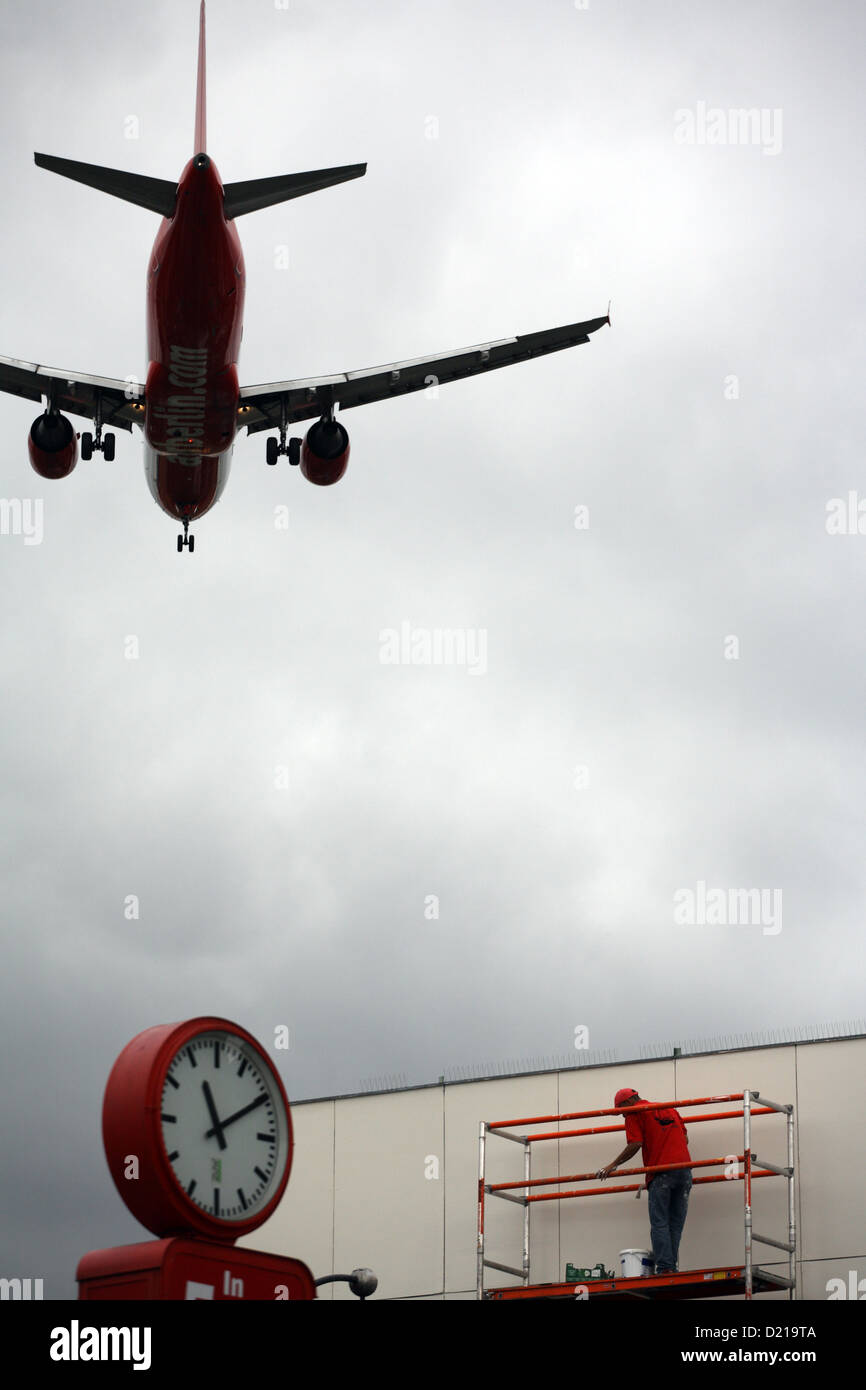 Scaffold man hi-res stock photography and images - Alamy
