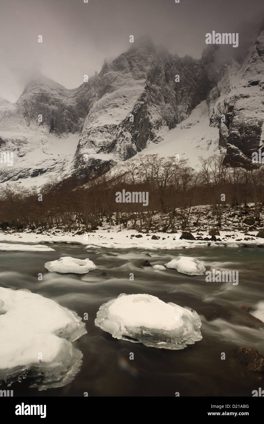 Winter in romsdalen valley rauma hi-res stock photography and images ...