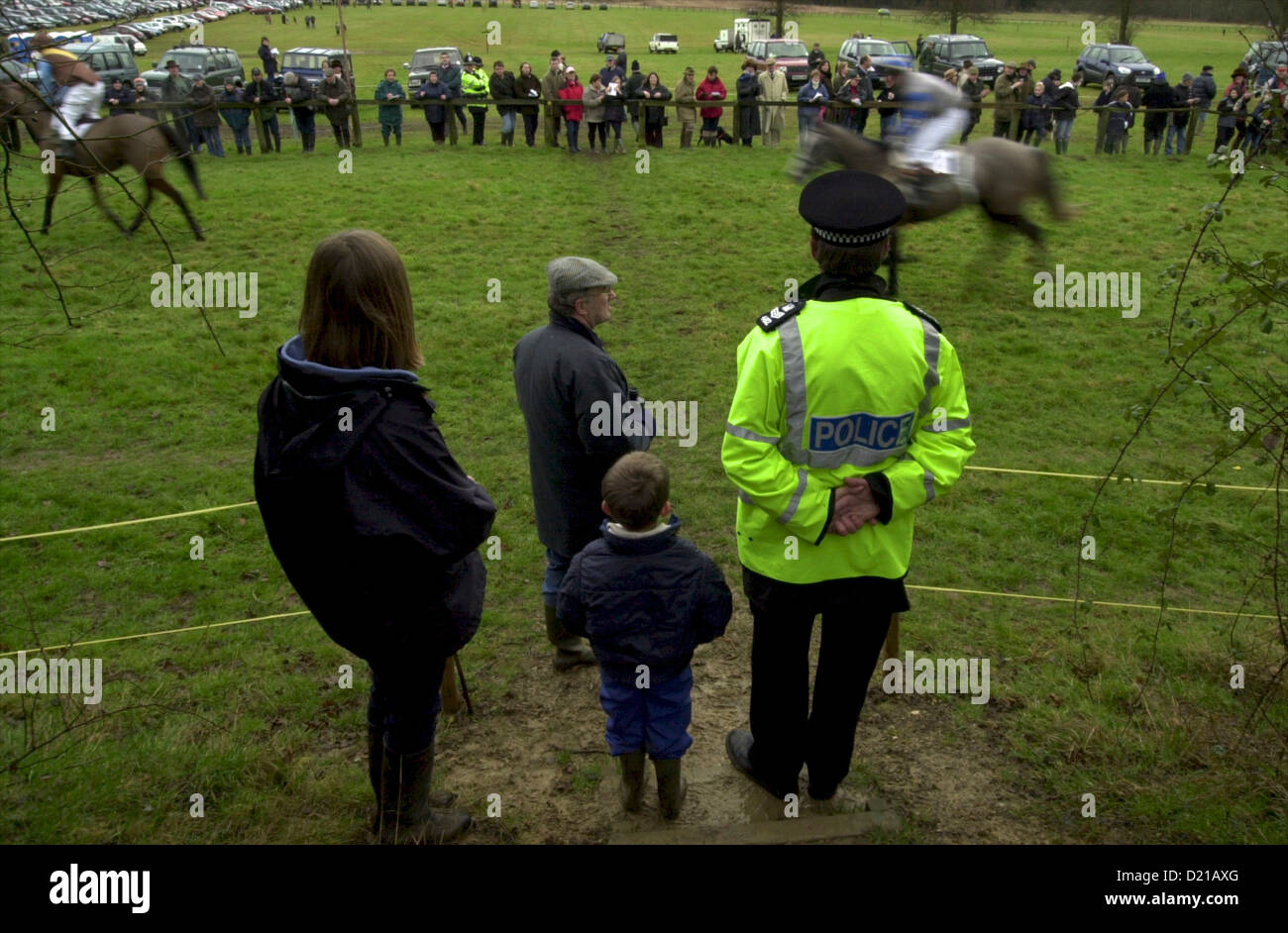 Policeman point hi-res stock photography and images - Alamy