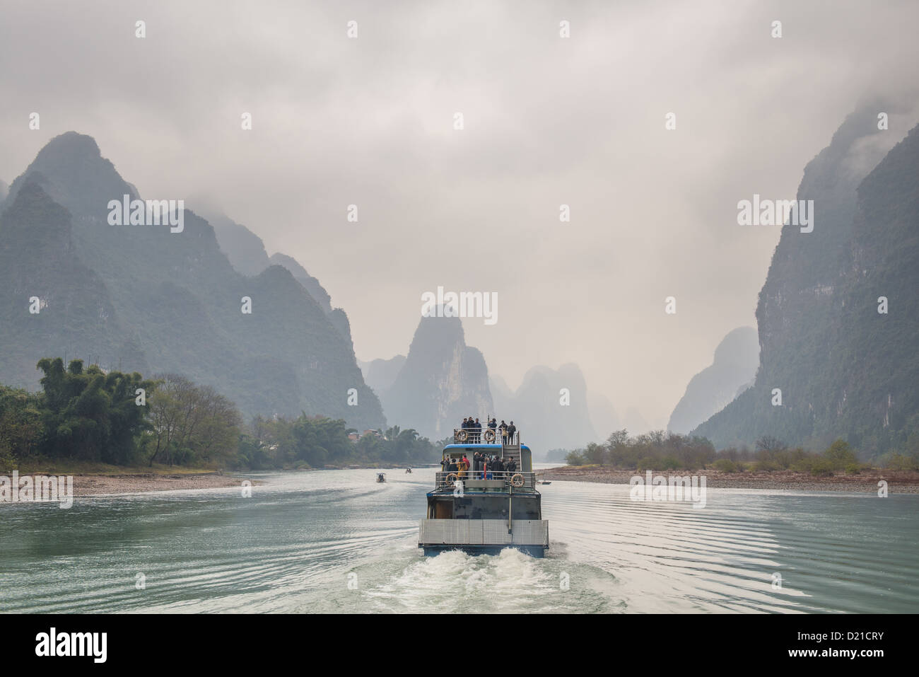 Cruise Boat on the Li River in Yangshuo Stock Photo - Alamy