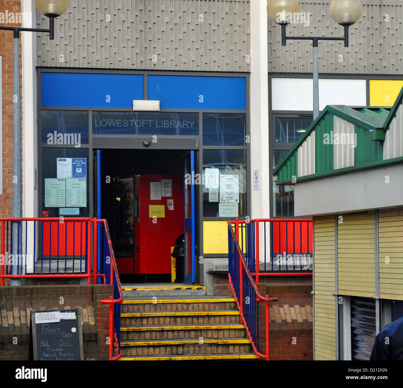 Library community hi-res stock photography and images - Alamy