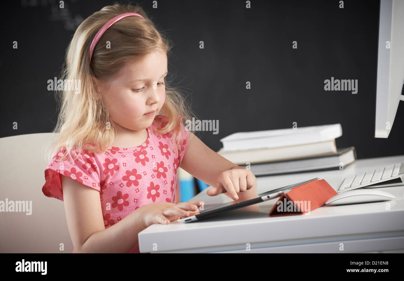 Girl surfing australia hi-res stock photography and images - Alamy