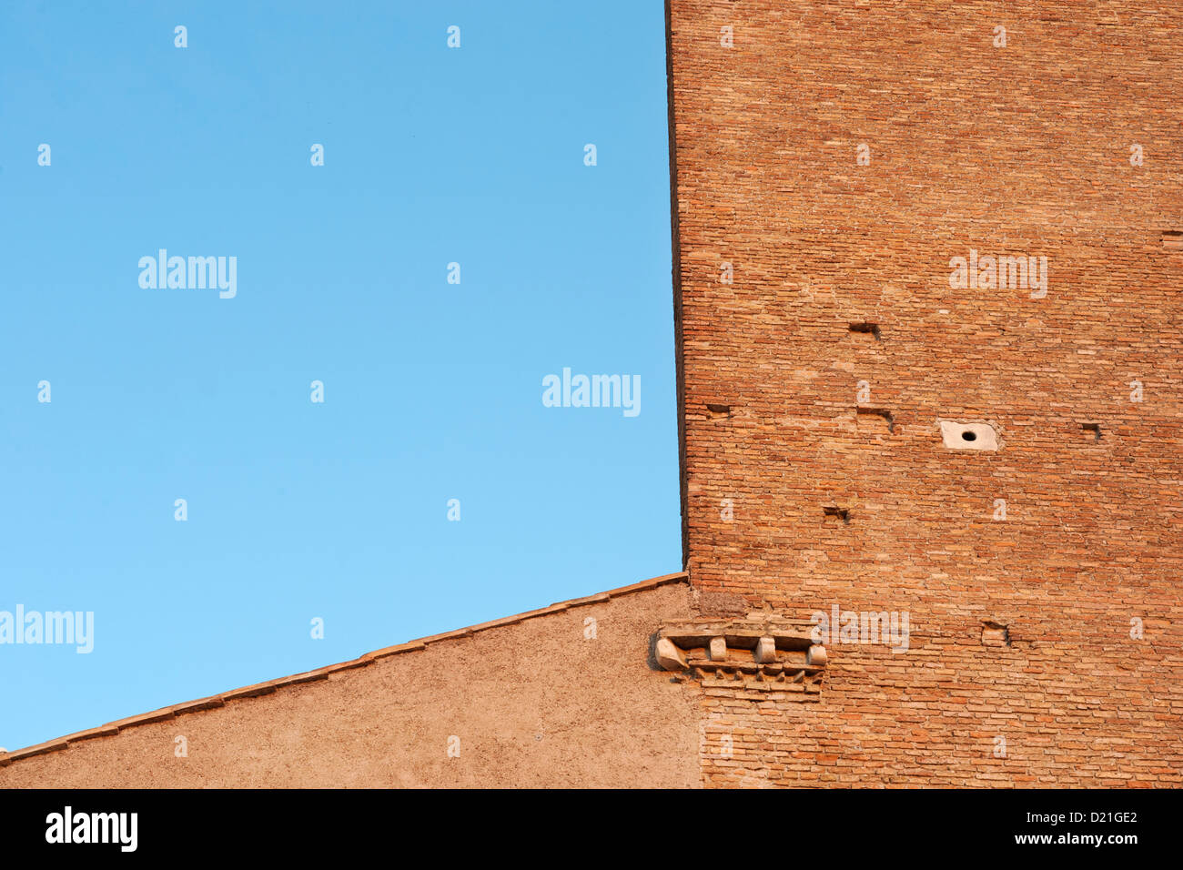 Buildings brick wall sky hi-res stock photography and images - Alamy