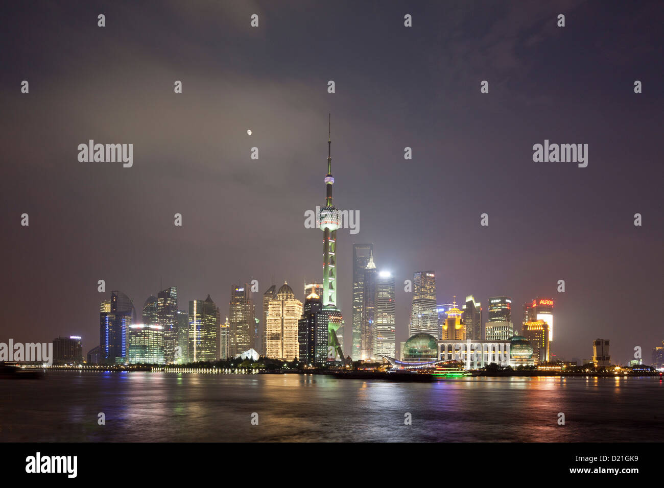Shanghai bund skyline night hi-res stock photography and images - Alamy