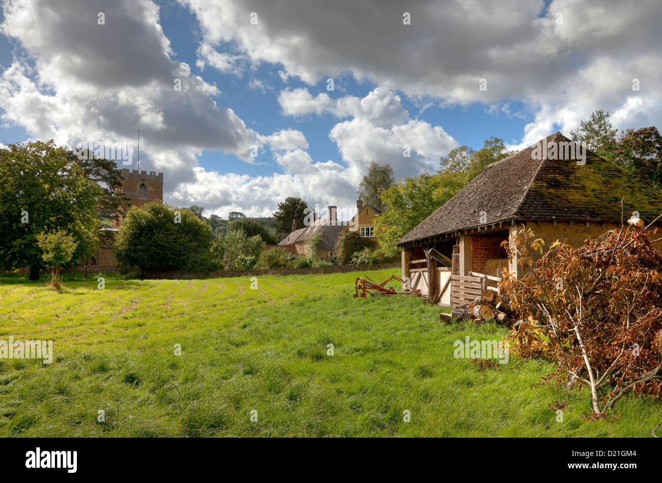 Traditional english village scene hi-res stock photography and images ...