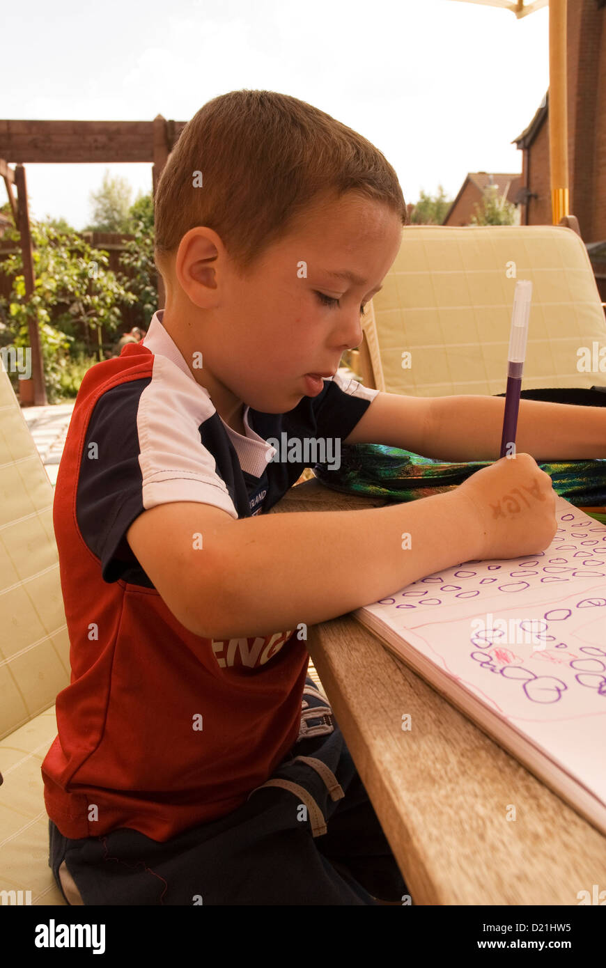 Child colour drawing hi-res stock photography and images - Alamy