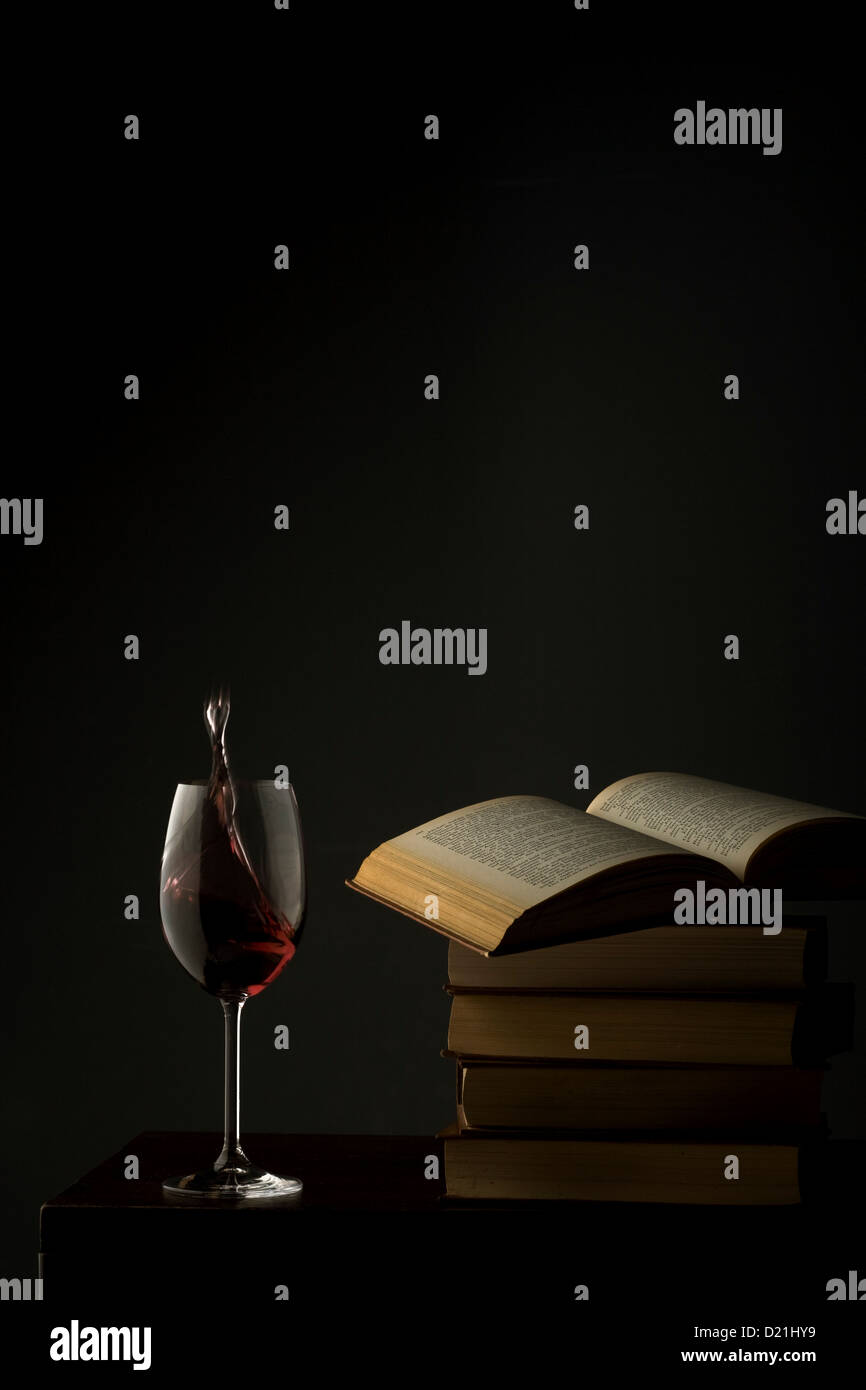Glass red wine books hi-res stock photography and images - Alamy