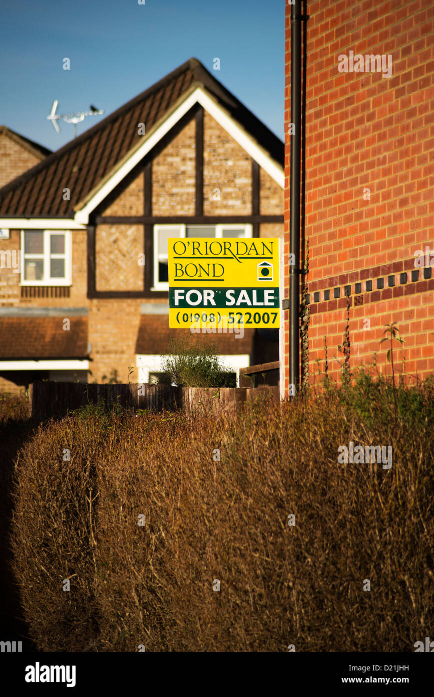 Sale placard hi-res stock photography and images - Alamy