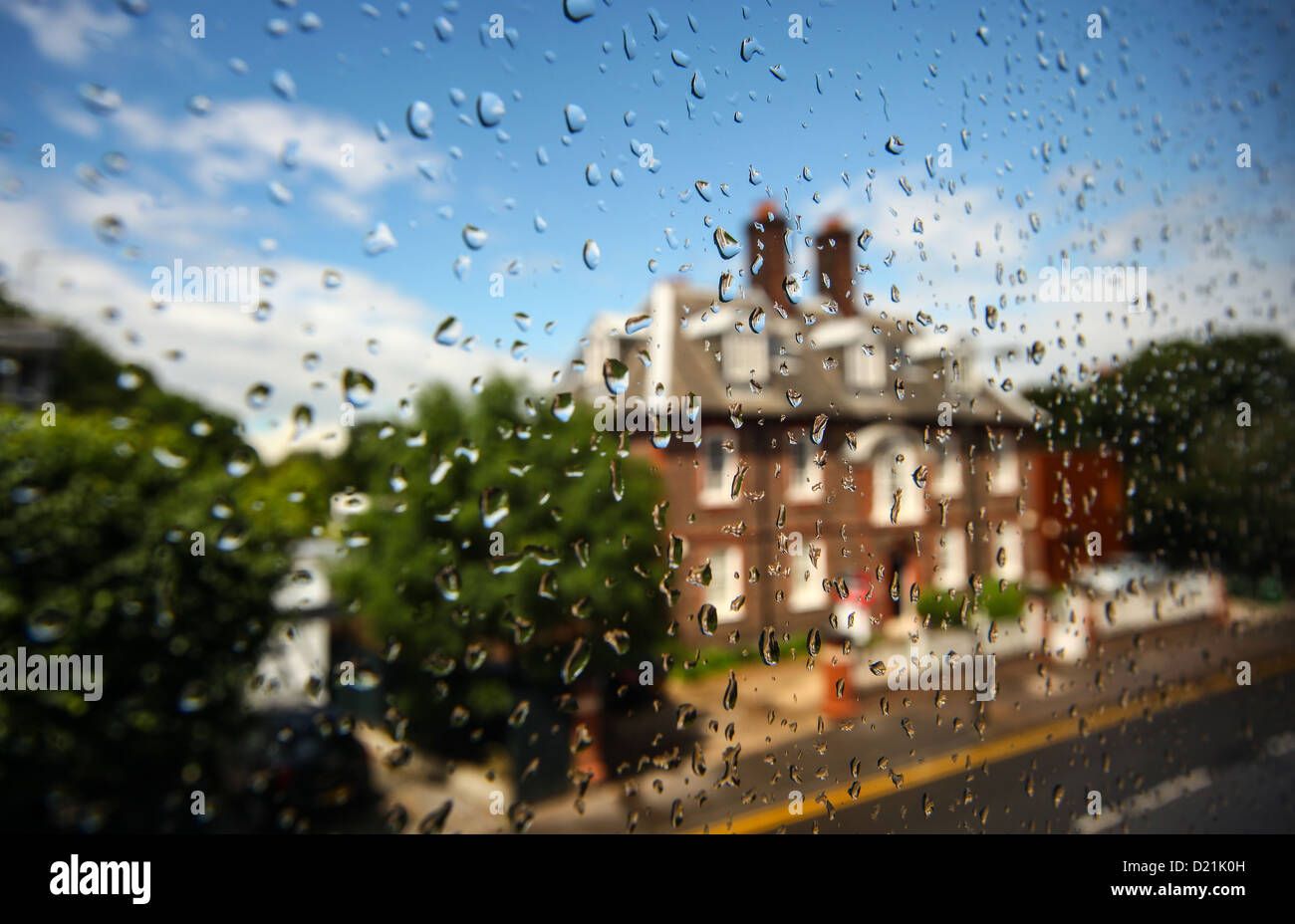 Street view of wimbledon hi-res stock photography and images - Alamy