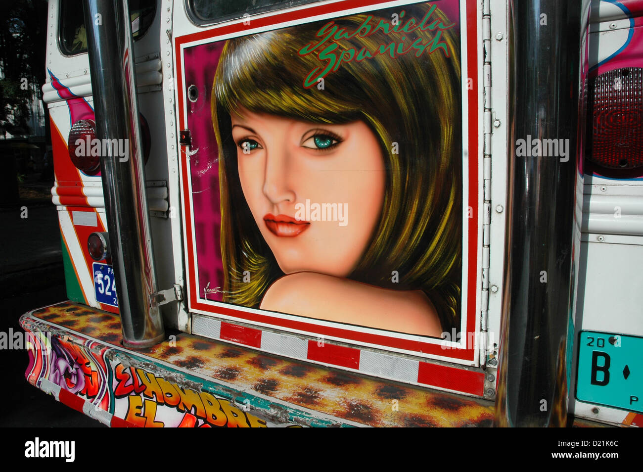 Ciudad de Panamá (Panama): graffiti on a bus Stock Photo - Alamy