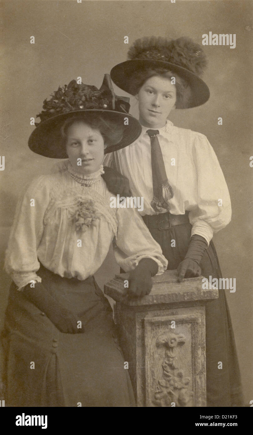 Edwardian hi-res stock photography and images - Alamy