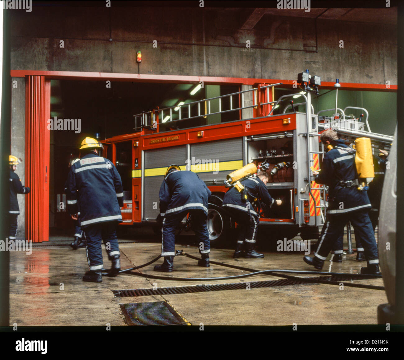 Fire men firemen hi-res stock photography and images - Alamy