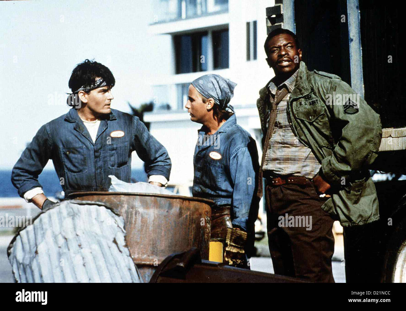 Men At Work Men At Work Charlie Sheen, Emilio Estevez, Keith David Da ...