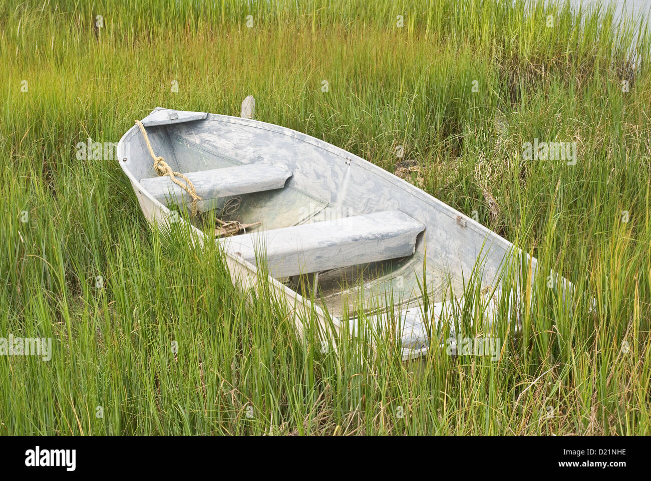 Fishing boat tidal hi-res stock photography and images - Alamy