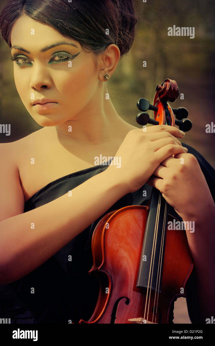 Beautiful violins hi-res stock photography and images - Alamy