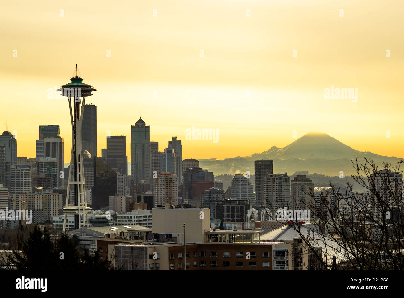 Seattle Skyline and Space Needle at dawn viewed from Kerry Park ...