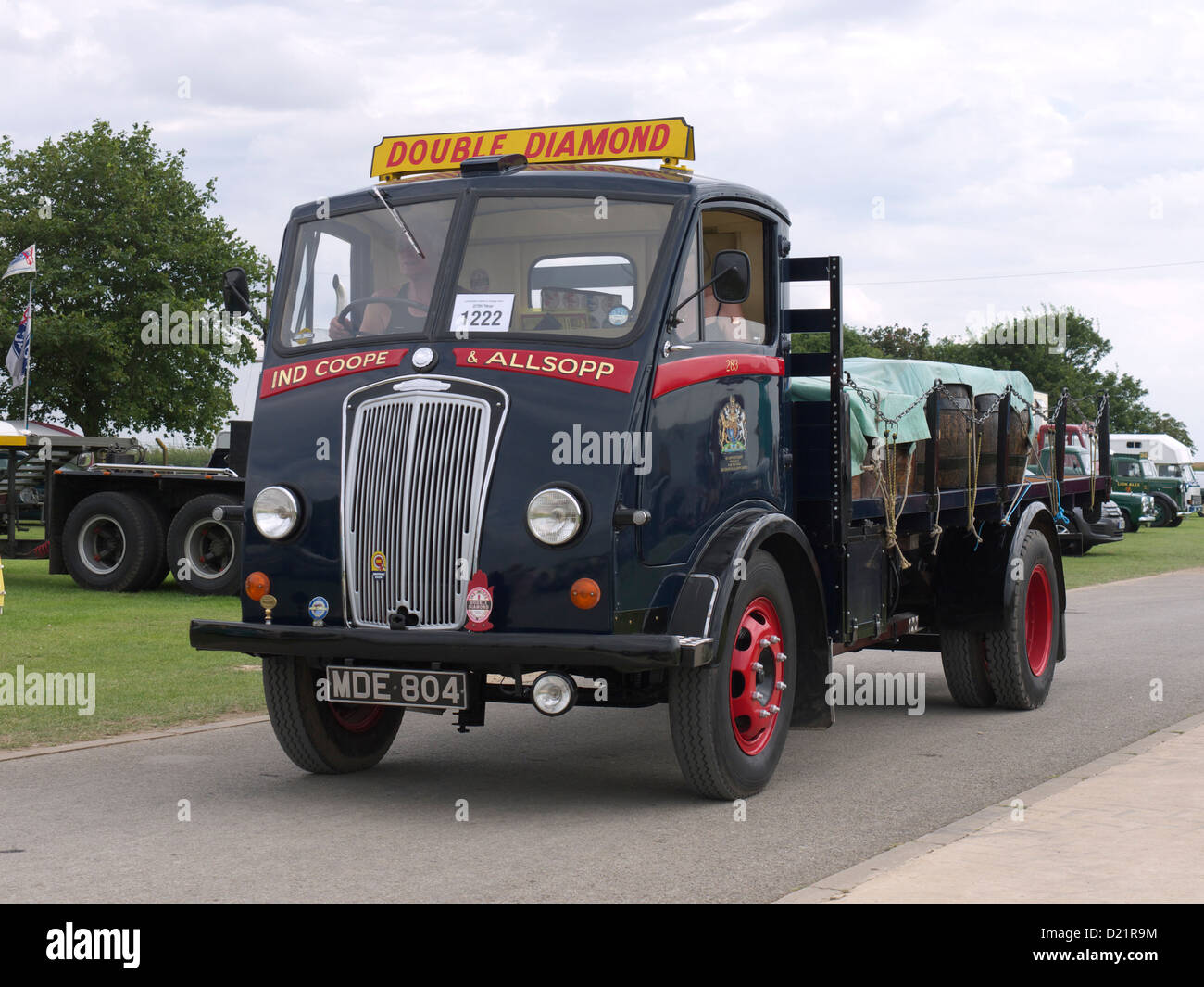 Vintage morris commercial lorry hi-res stock photography and images - Alamy