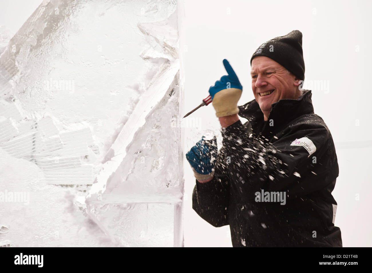 Ice chisel hi-res stock photography and images - Alamy
